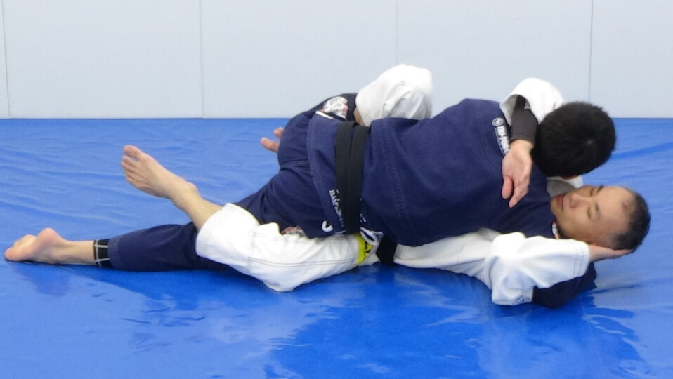 2. Hook sweep headlock variation | トライフォース柔術オンライントレーニング Tri-force BJJ ...